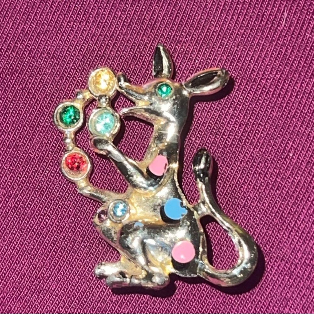 Vintage Kangaroo Gold Tone Enamel Rhinestone Brooch P… - Gem
